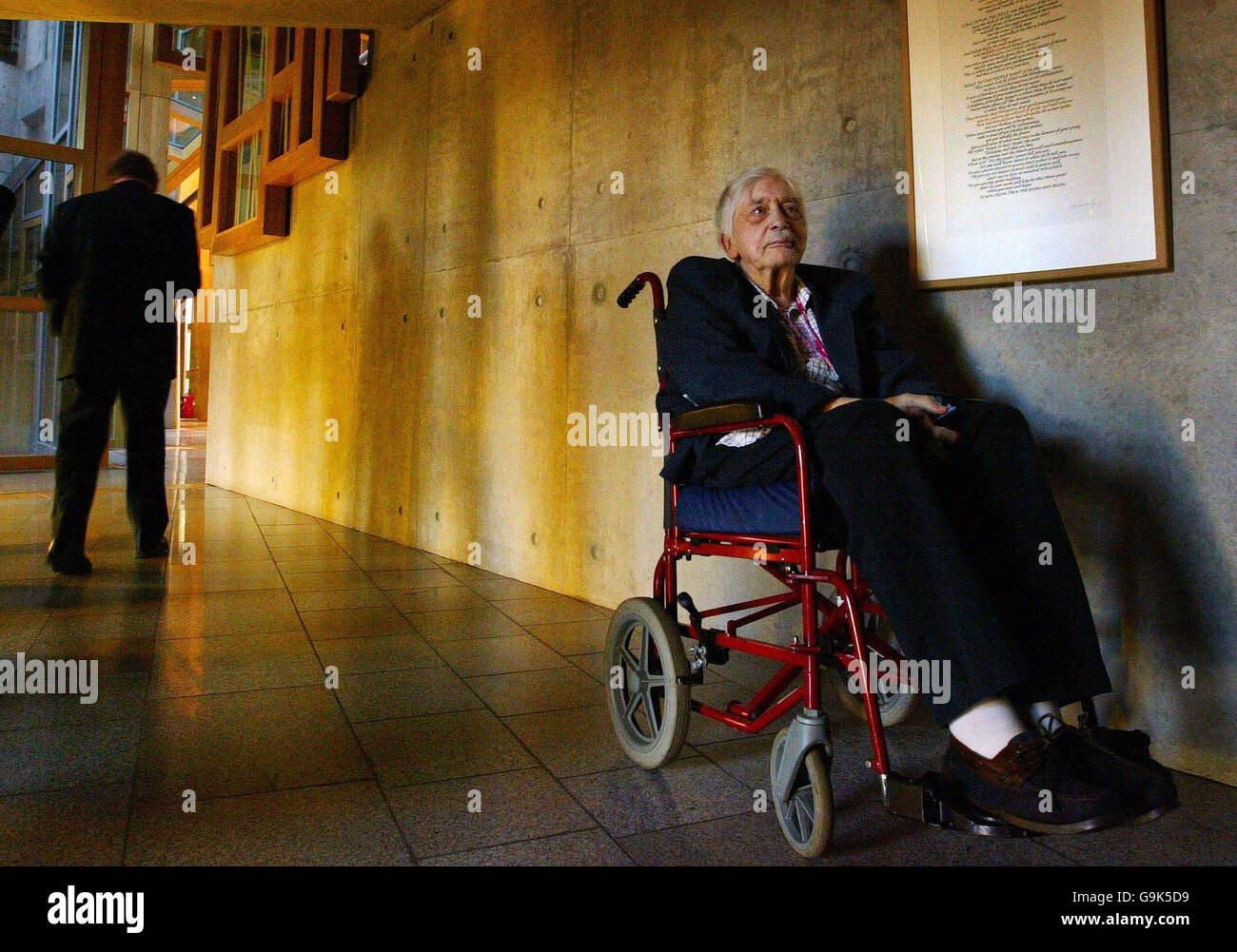 Edwin morgan poet hi-res stock photography and images - Alamy