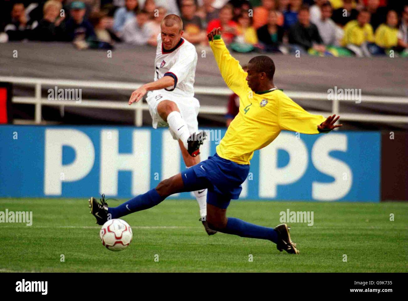 Soccer - Friendly - USA v Brazil. USA's Clint Mathis (l) shoots for ...