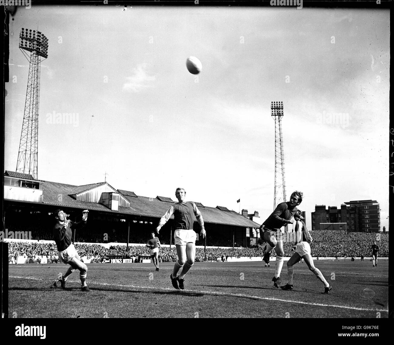 (R-L) Chelsea's Tommy Baldwin is foiled by West Ham United's Bobby ...