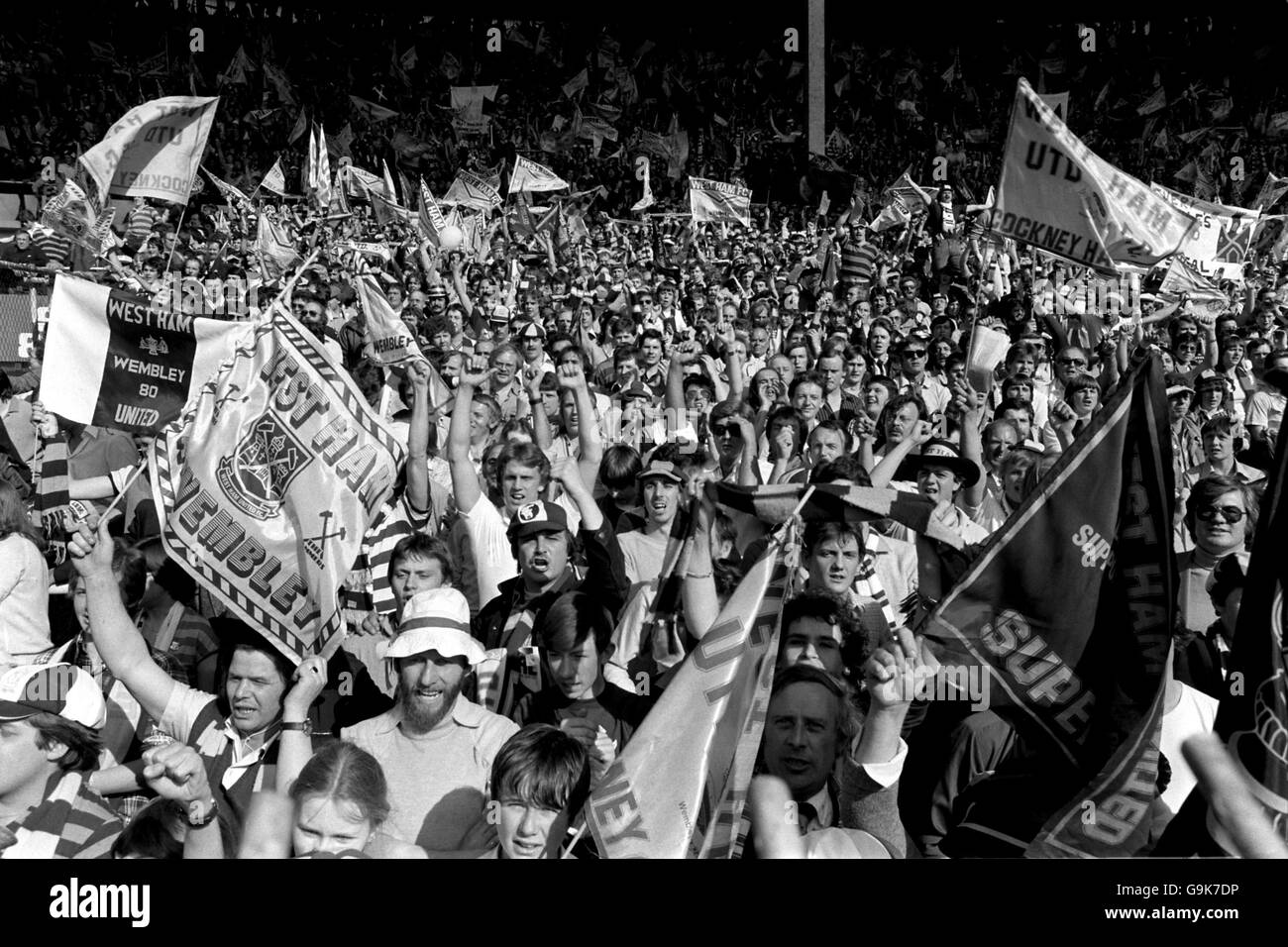 English soccer fans Black and White Stock Photos & Images - Alamy