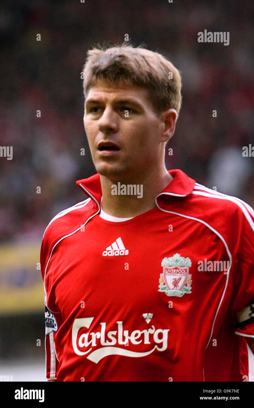 Steven gerrard aston villa anfield hi-res stock photography and images ...