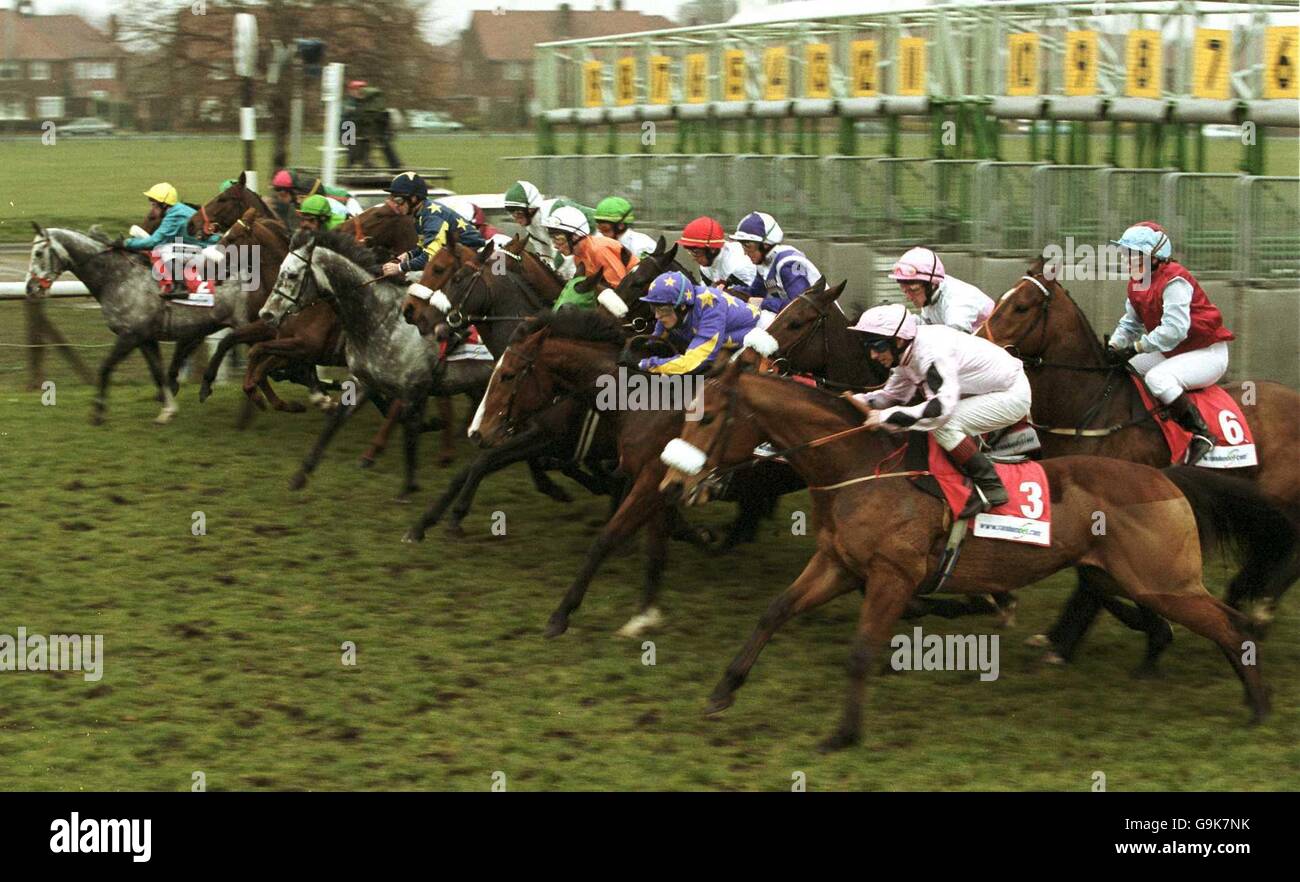 Doncaster races stalls hi-res stock photography and images - Alamy