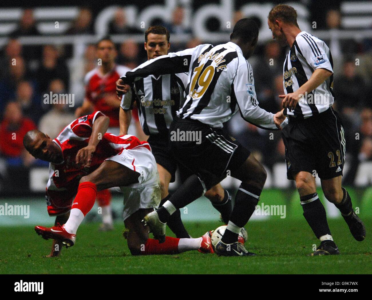l-r Charlton Athletic' Marcus Bent is crowded out by Newcastle United's ... l-r Charlton Athletic' Marcus Bent is crowded out by Newcastle United's ...