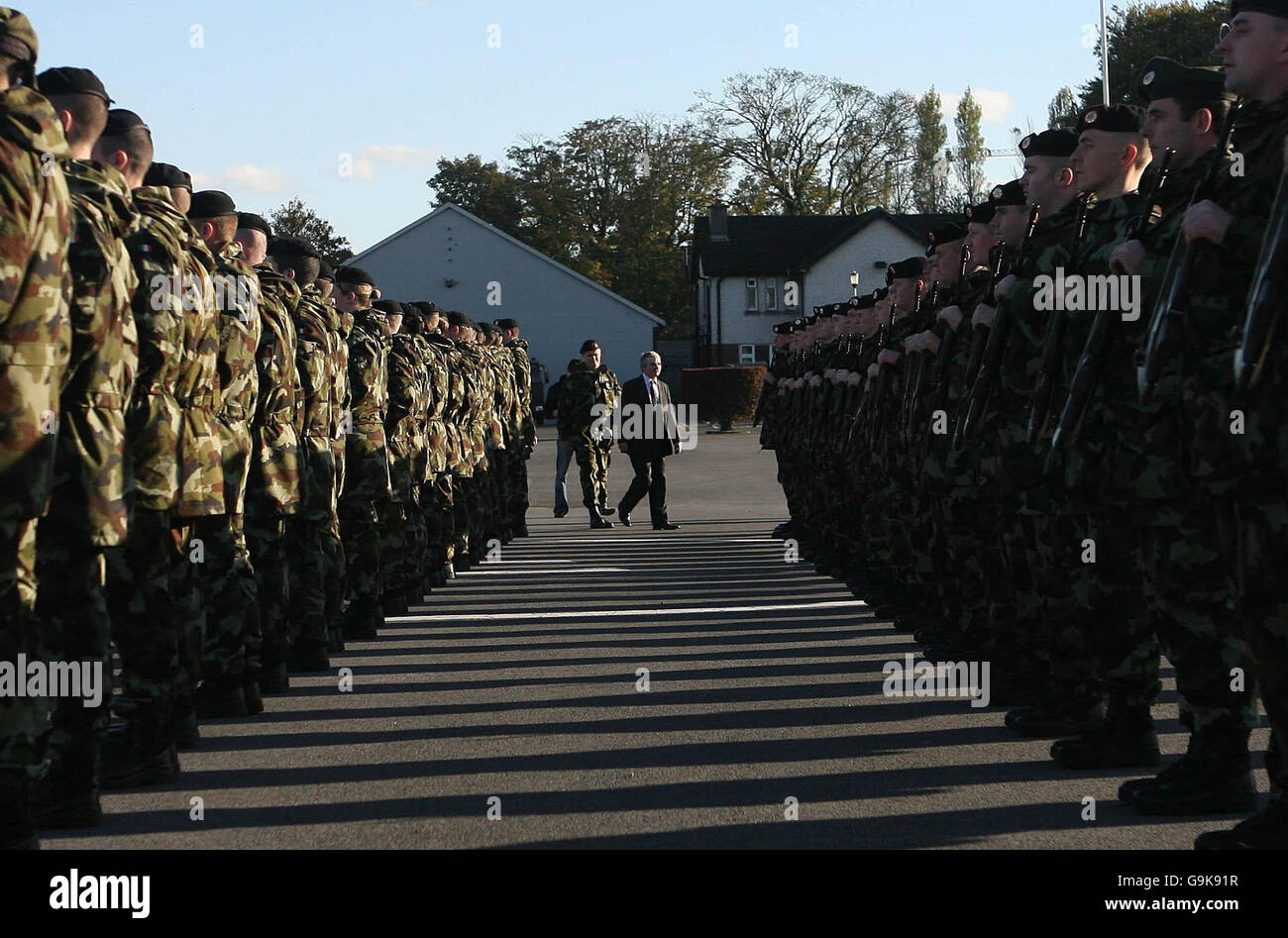 Members of the 96th Infantry Battalion of the Irish Defence Forces ...