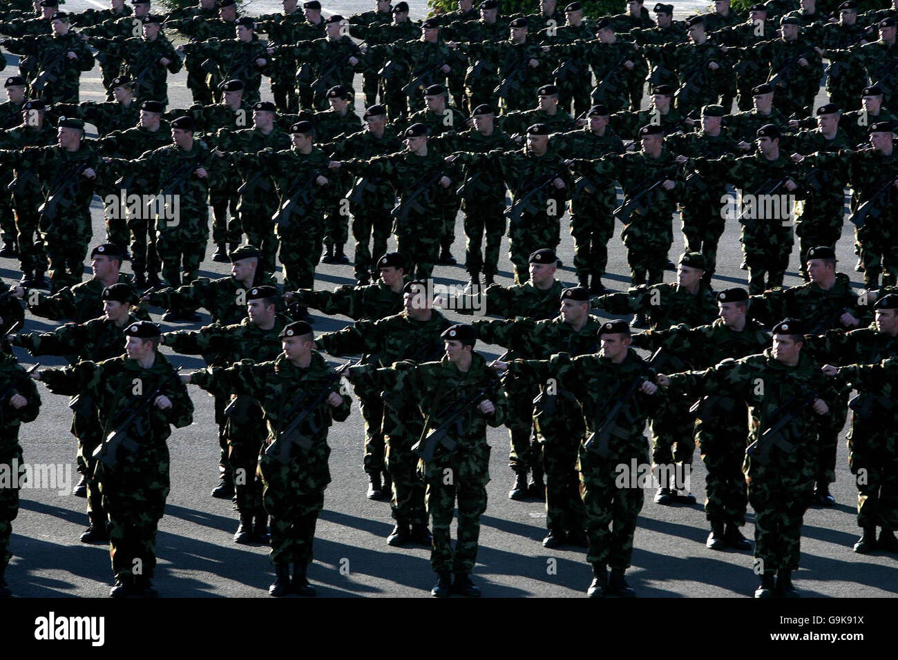 Members of the 96th Infantry Battalion of the Irish Defence Forces ...