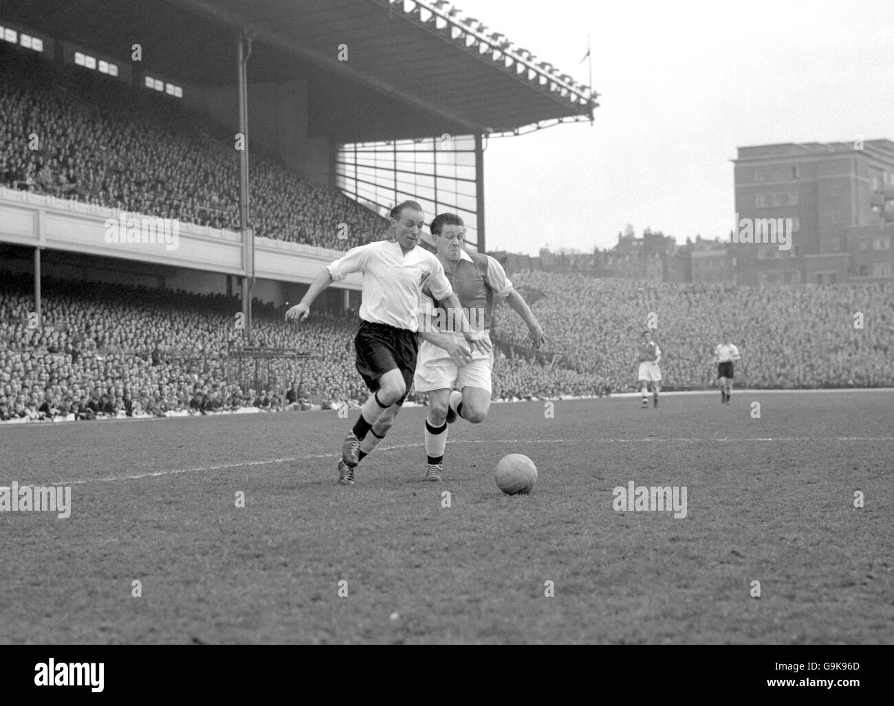 Dennis matthews hi-res stock photography and images - Alamy