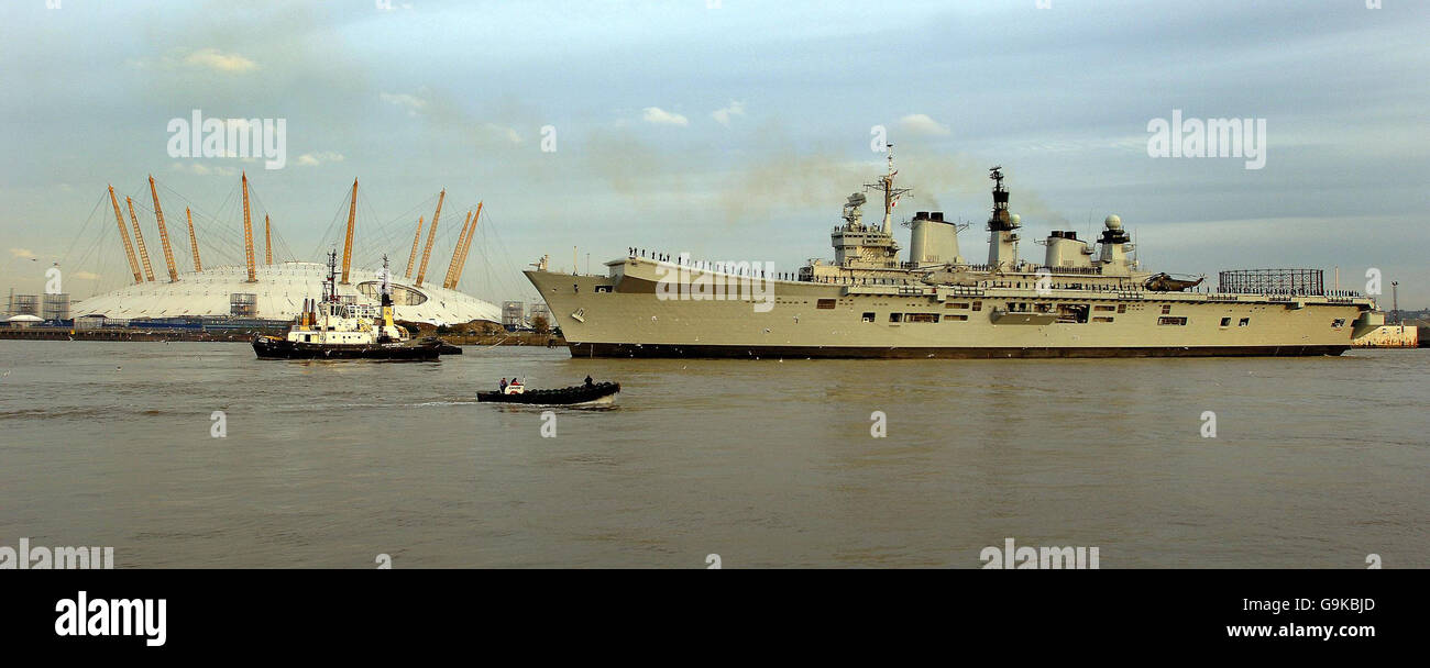 Half length side view mang hi-res stock photography and images - Alamy