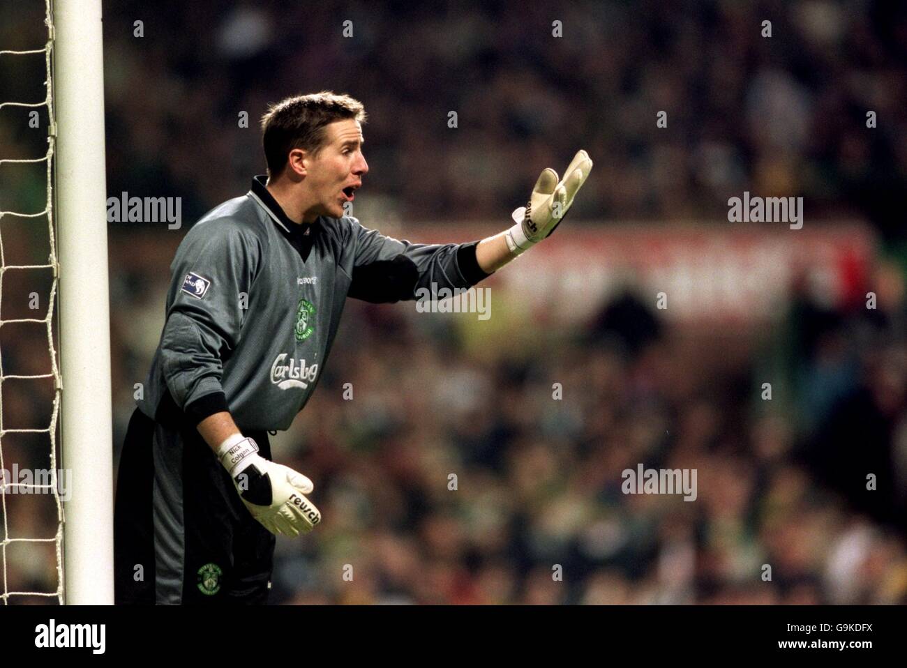 Hibernian goalkeeper nick colgan hi-res stock photography and images ...