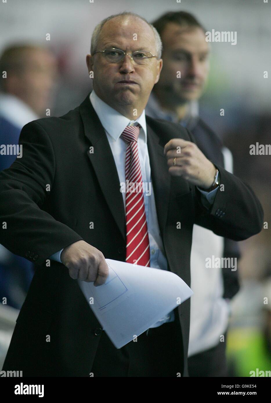 Charlton Athletic's new manager Les Reed on the touchline Stock Photo ...