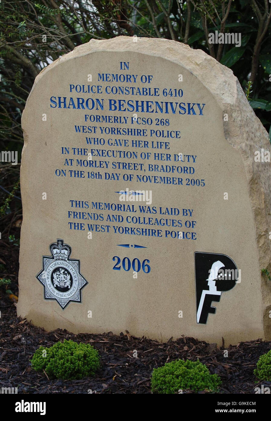 Memorial of WPC Sharon Beshenivsky in Bradford. A memorial for WPC ...