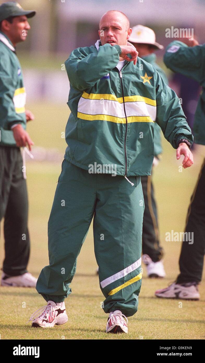 Pakistans coach richard pybus hi-res stock photography and images - Alamy
