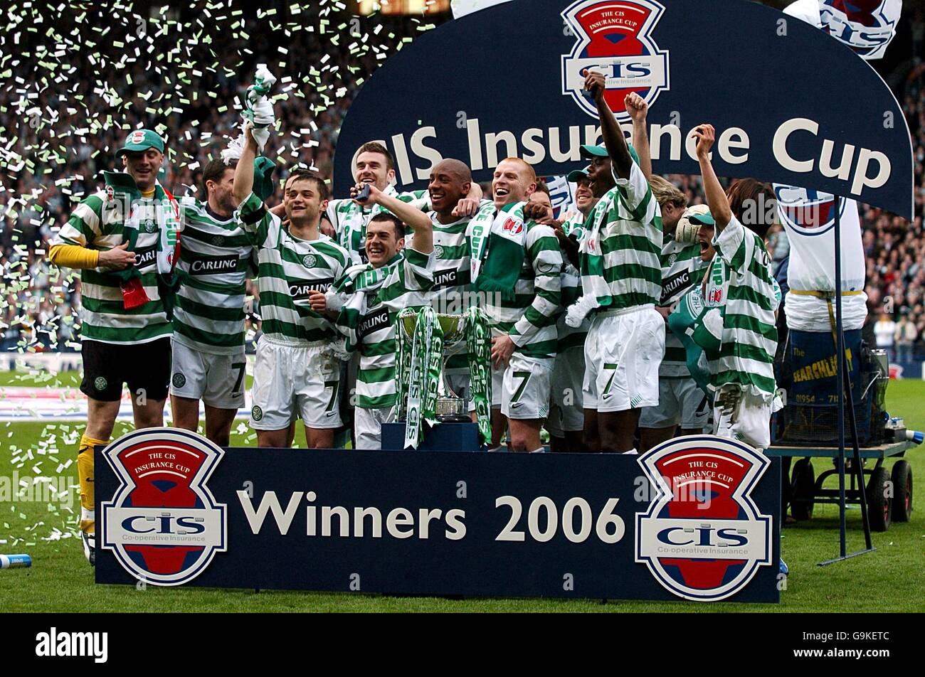 Celtic celebrate their cis insurance cup win hi-res stock photography ...