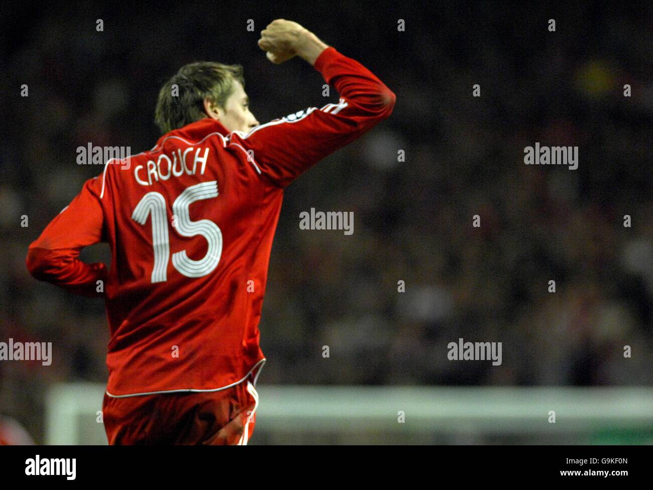 Liverepools peter crouch celebrates his goal hi-res stock photography ...