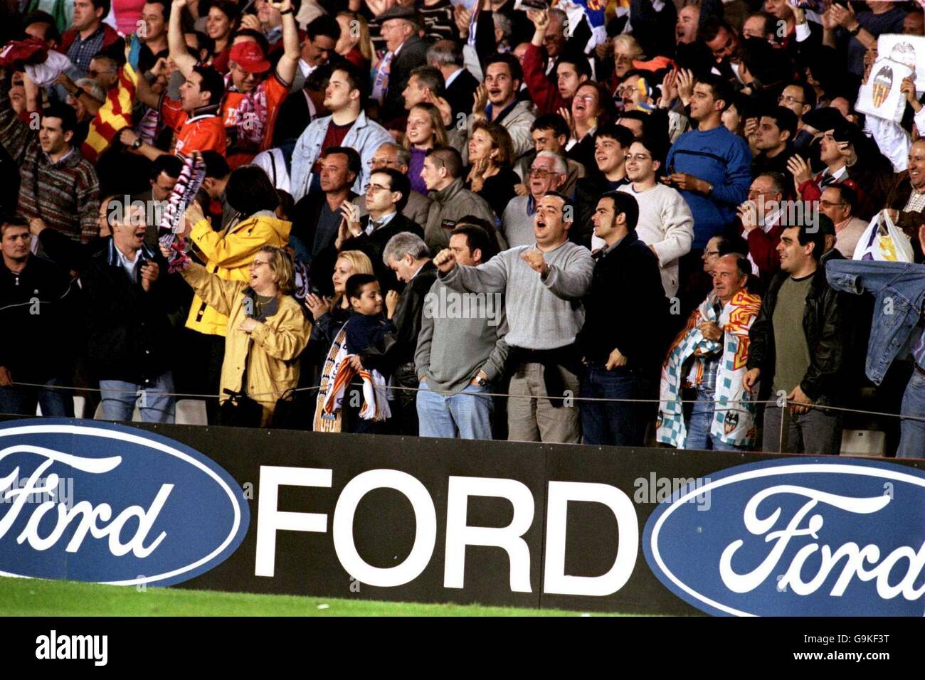 Champions league ford and team football hi-res stock photography and ...