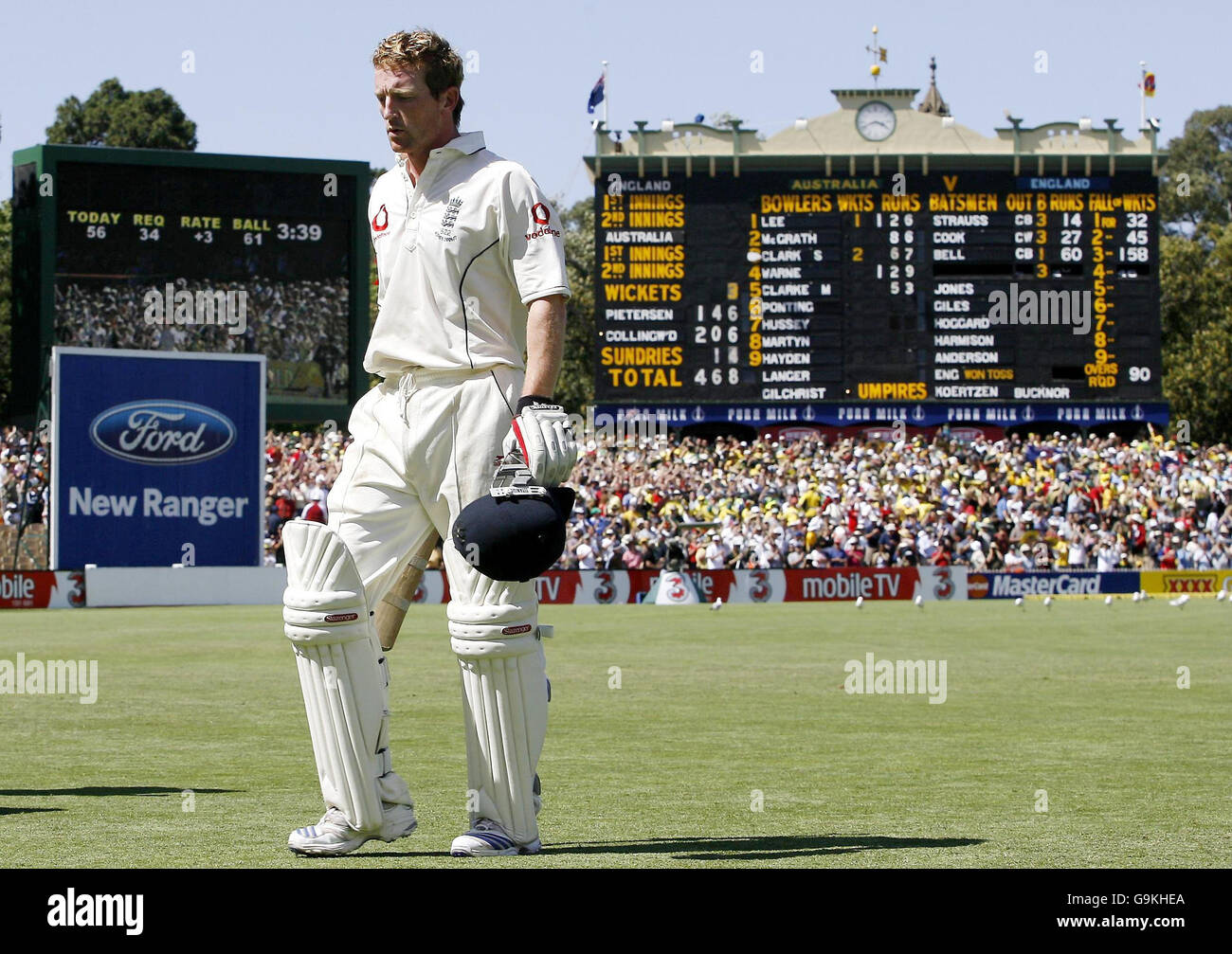 Cricket - Ashes Tour - Second 3-mobile Test - Day 2 - Australia v ...