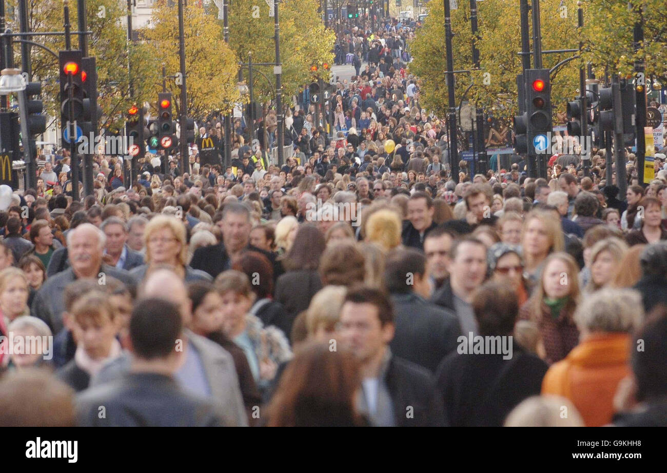 Oxford St and Regent St closed to traffic Stock Photo - Alamy