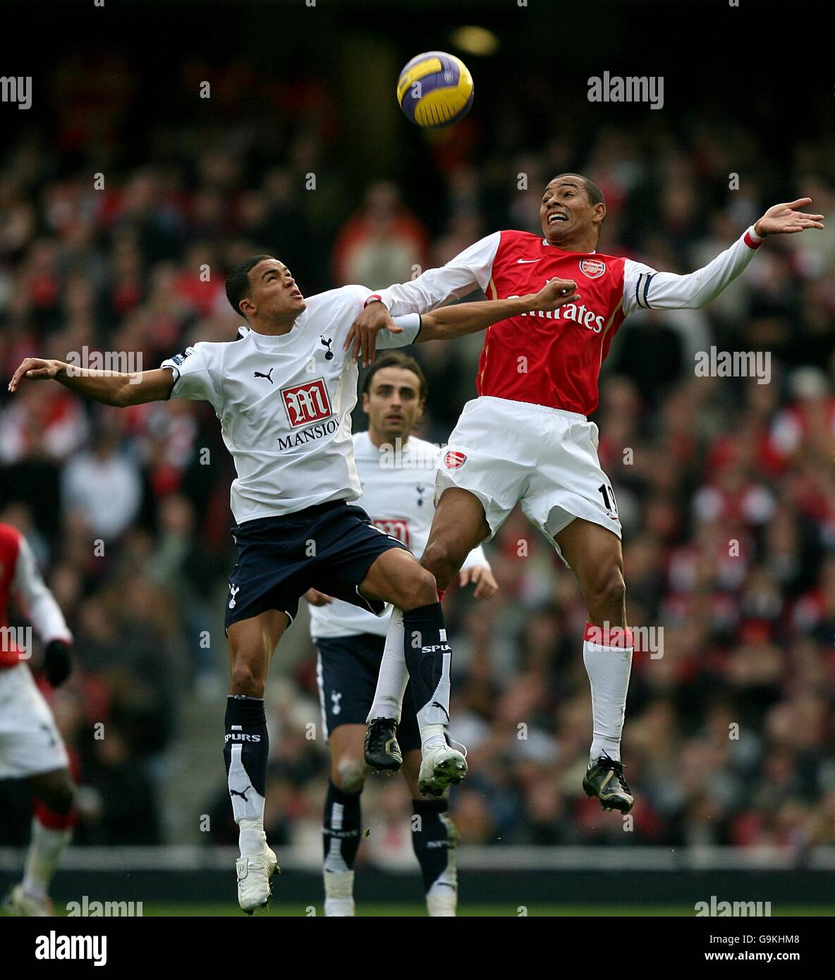 Tottenham hotspur r battle ball hi-res stock photography and images - Alamy