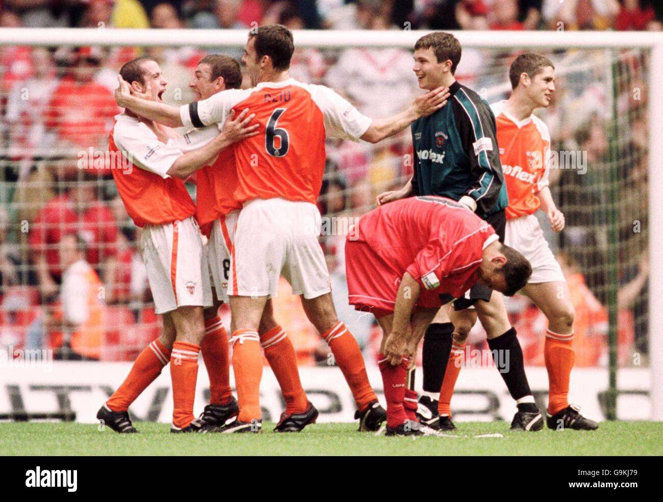 Brian reid and goalkeeper phil barnes hi-res stock photography and ...