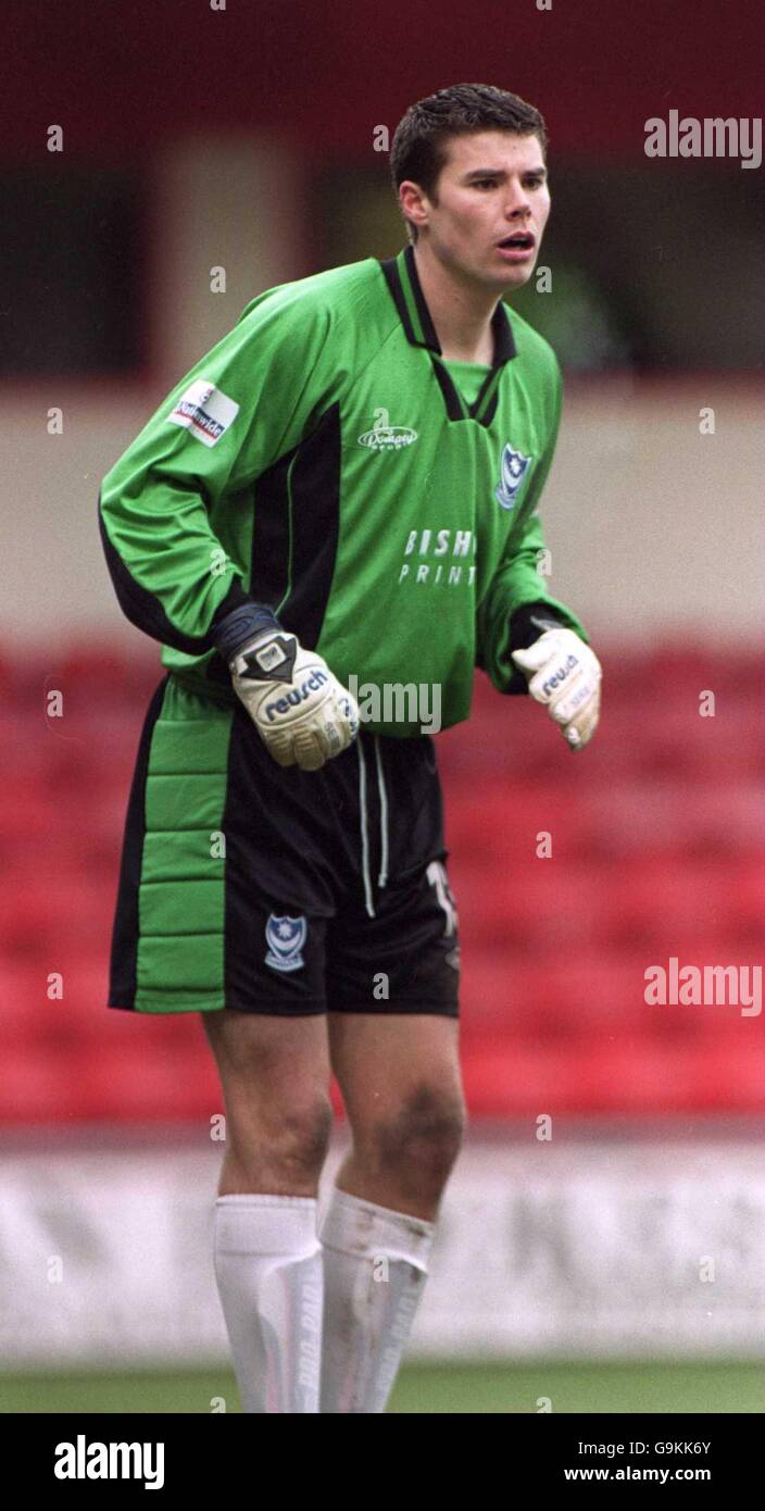 Portsmouth goalkeeper aaron flahavan hi-res stock photography and ...