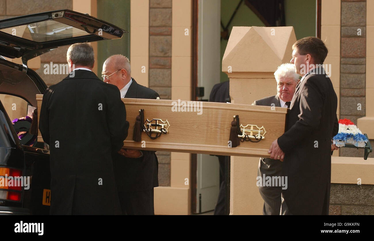 Lisa norris funeral hi-res stock photography and images - Alamy