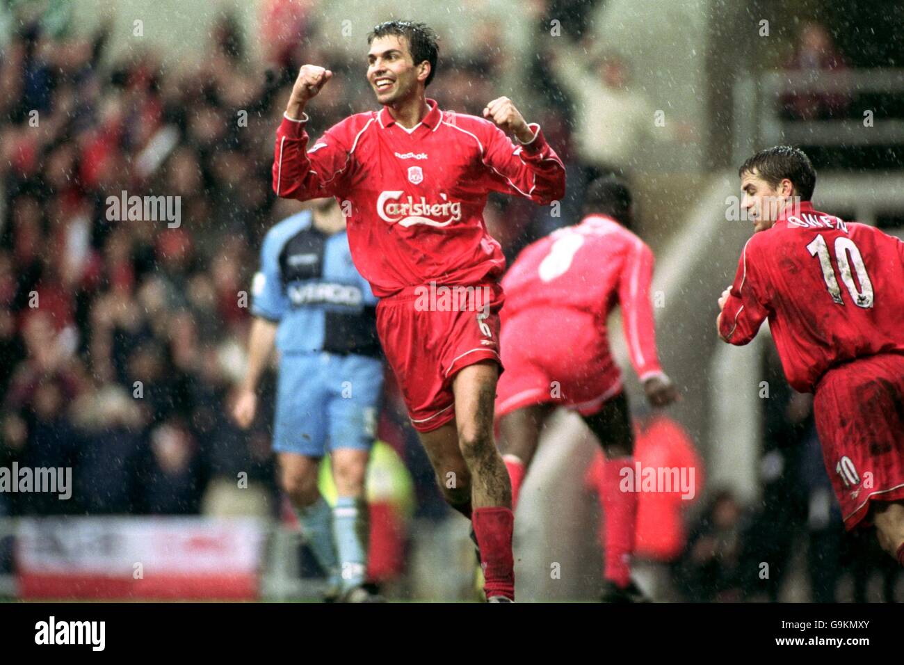 Liverpool's Markus Babbel celebrates the opening goal Stock Photo - Alamy