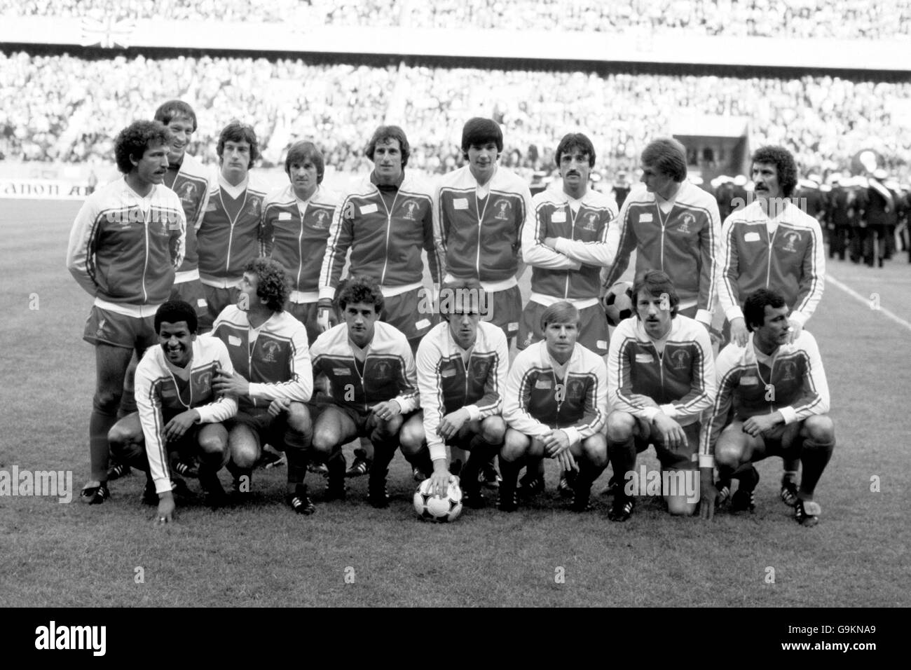Liverpool team group: (back row, l-r) Graeme Souness, Steve Ogrizovic ...