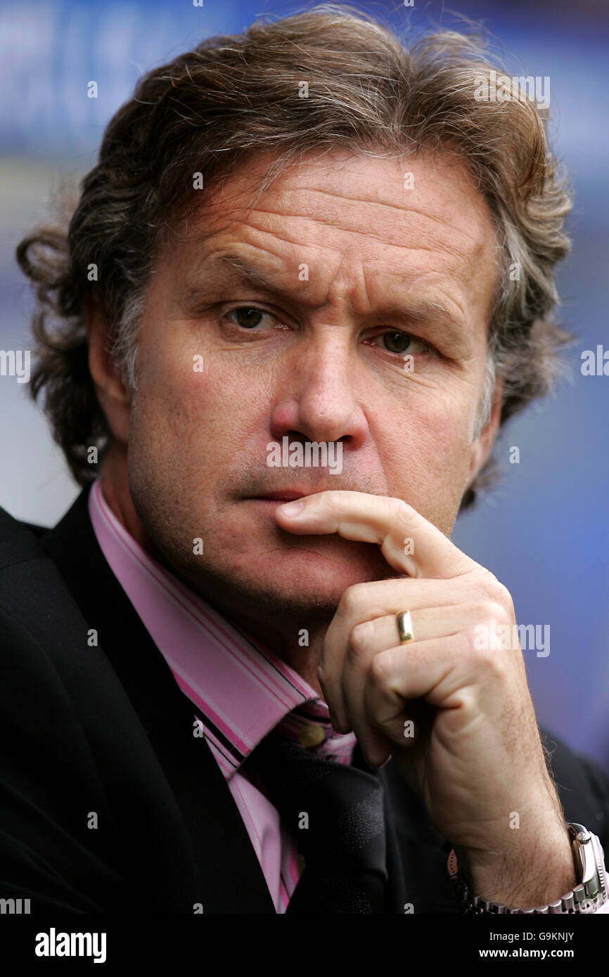 Afc bournemouth manager kevin bond hi-res stock photography and images ...