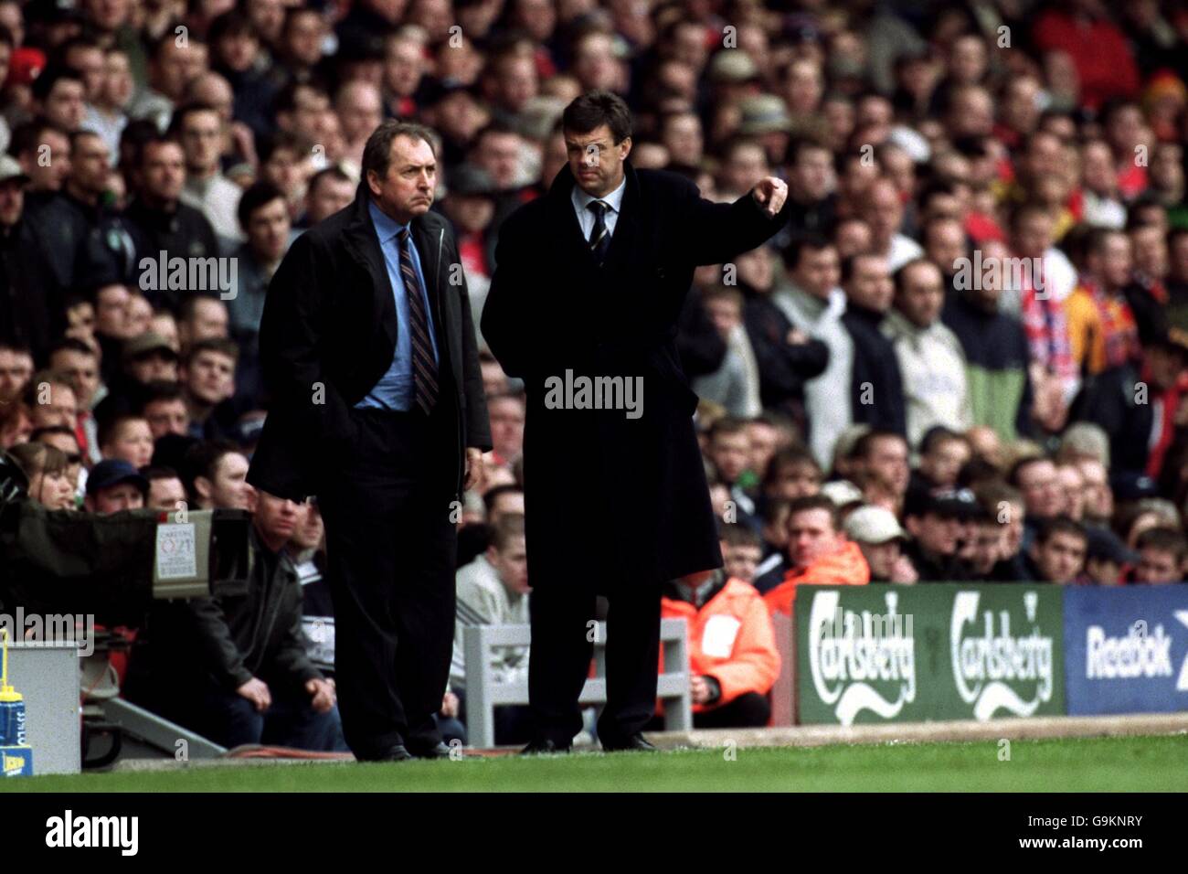 l-r Liverpool manager Gerard Houllier and Leeds United manager David O ...