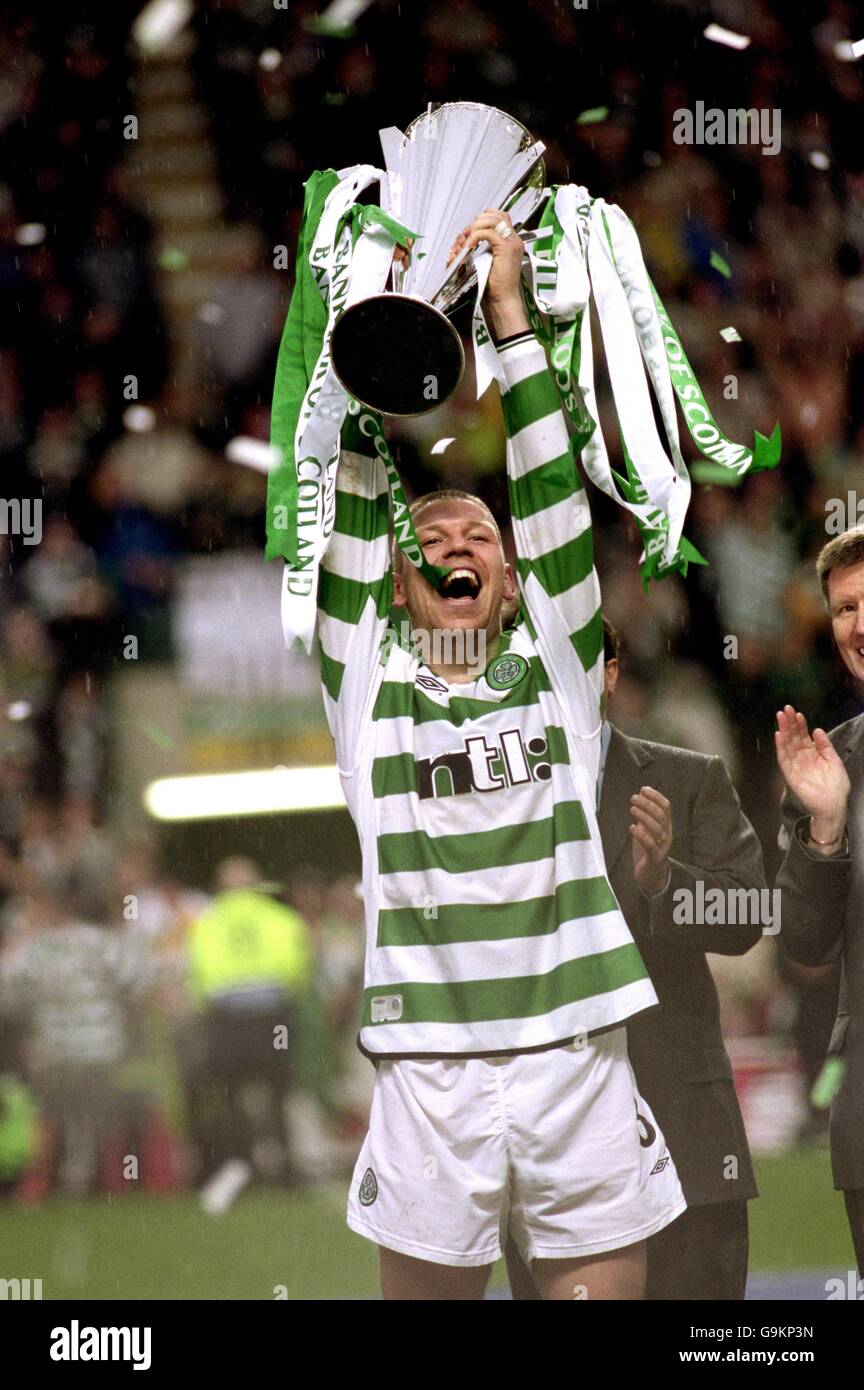 Alan thompson celtic trophy hi-res stock photography and images - Alamy