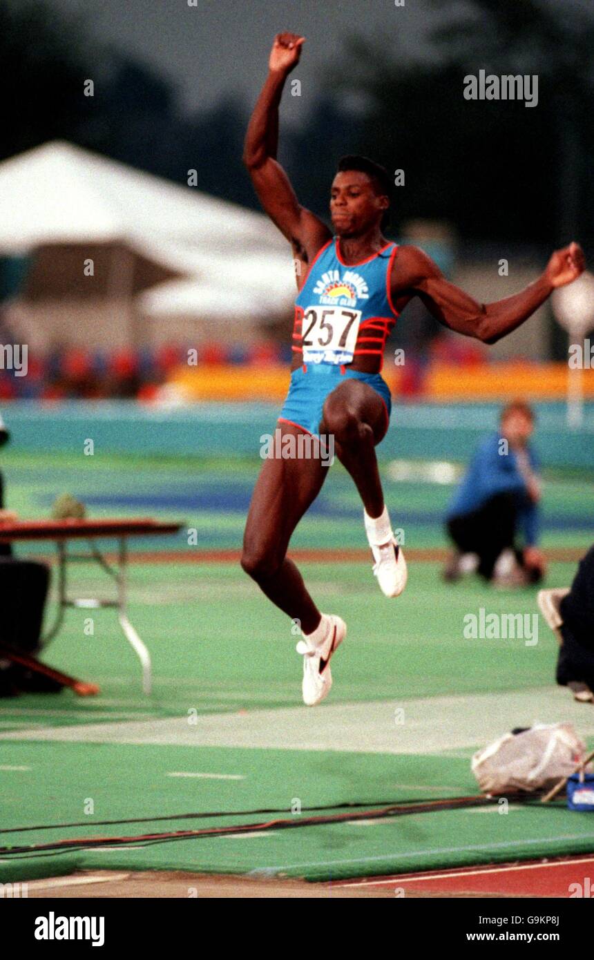 ATHLETICS. CARL LEWIS, USA Stock Photo - Alamy