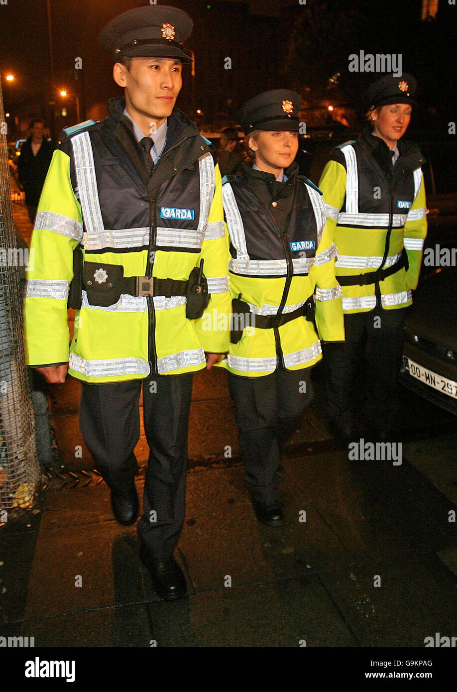 Garda reservists on patrol in dublin hi-res stock photography and ...