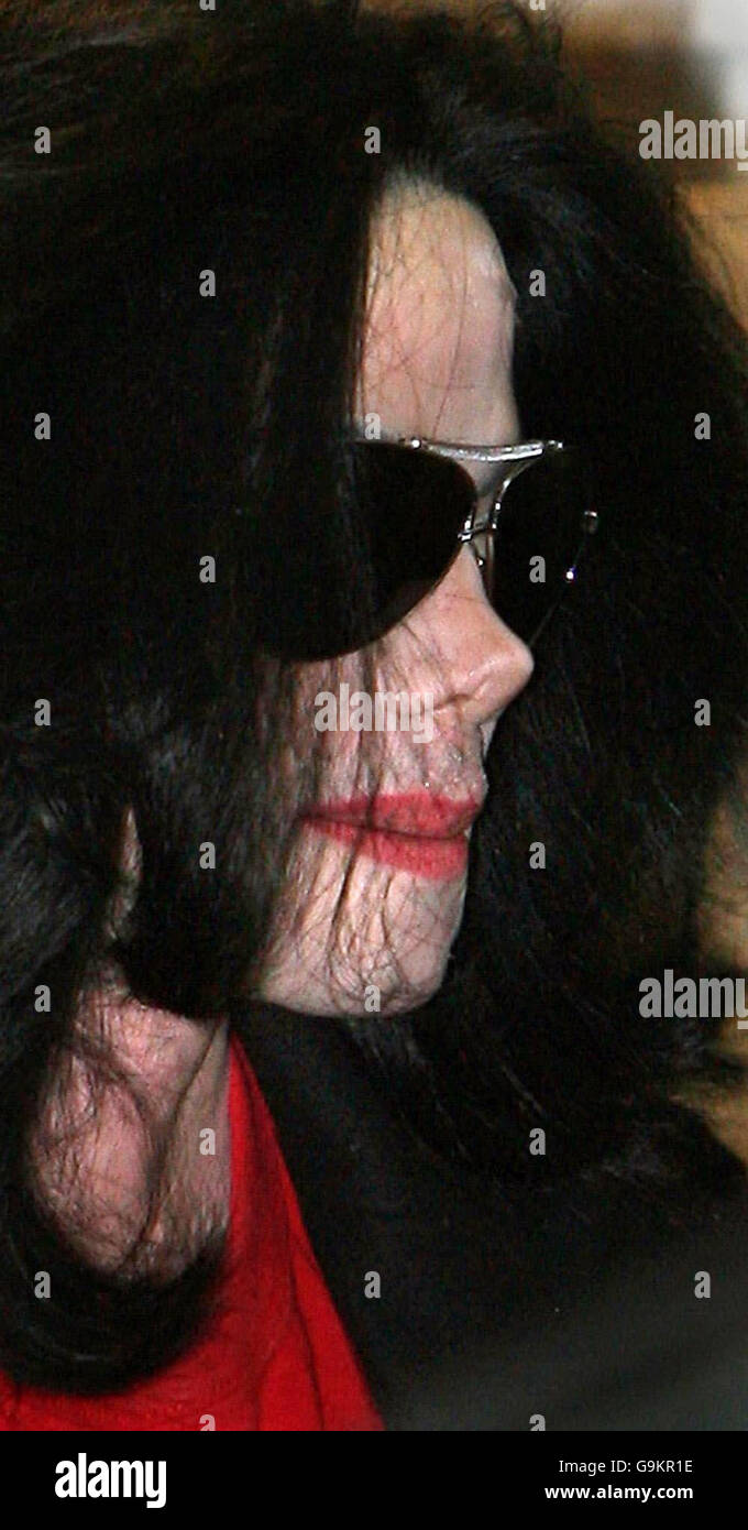 Michael Jackson Outside His Hotel London High Resolution Stock ...