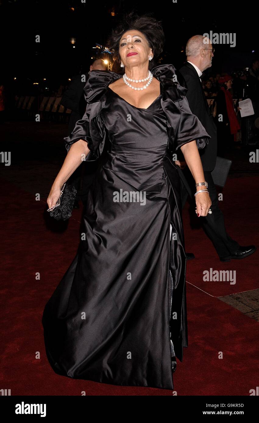 Dame Shirley Bassey Arrives For The World Premiere And Royal