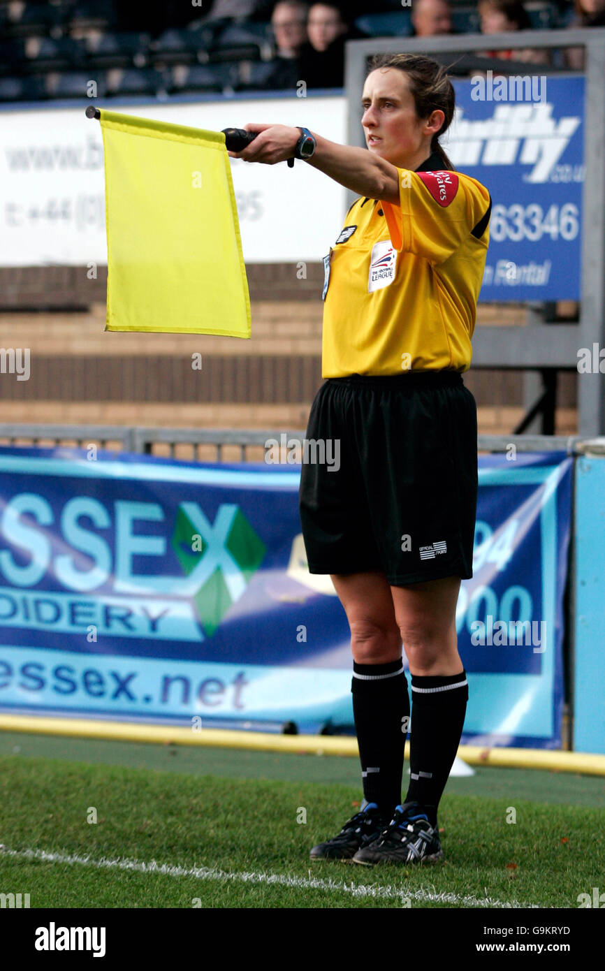 Assistant referee amy rayner hi-res stock photography and images - Alamy