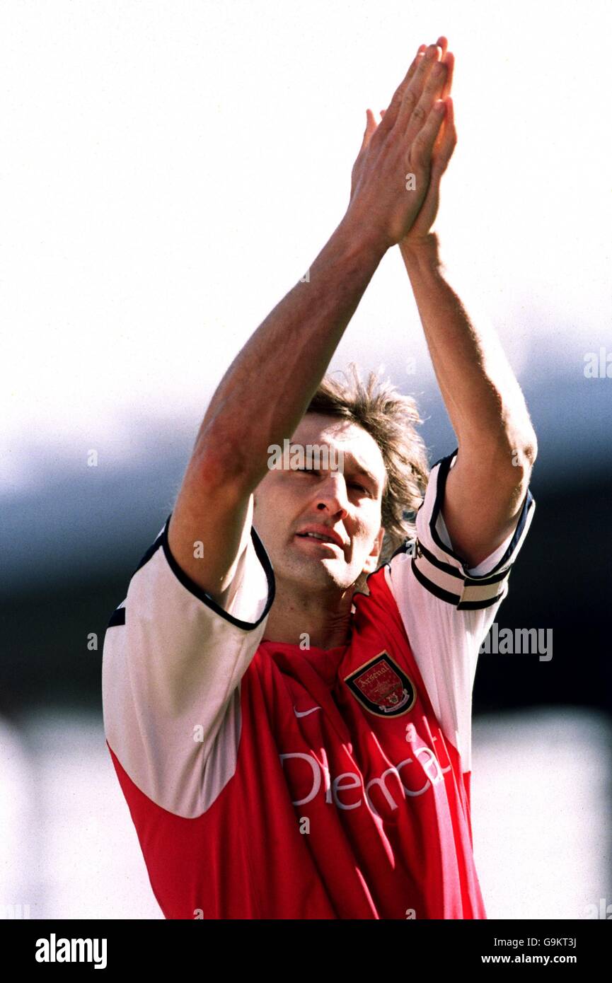 Arsenal captain tony adams hi-res stock photography and images - Alamy