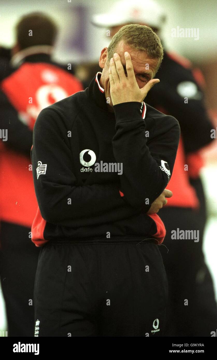 England's stand in captain Alec Stewart during training Stock Photo - Alamy