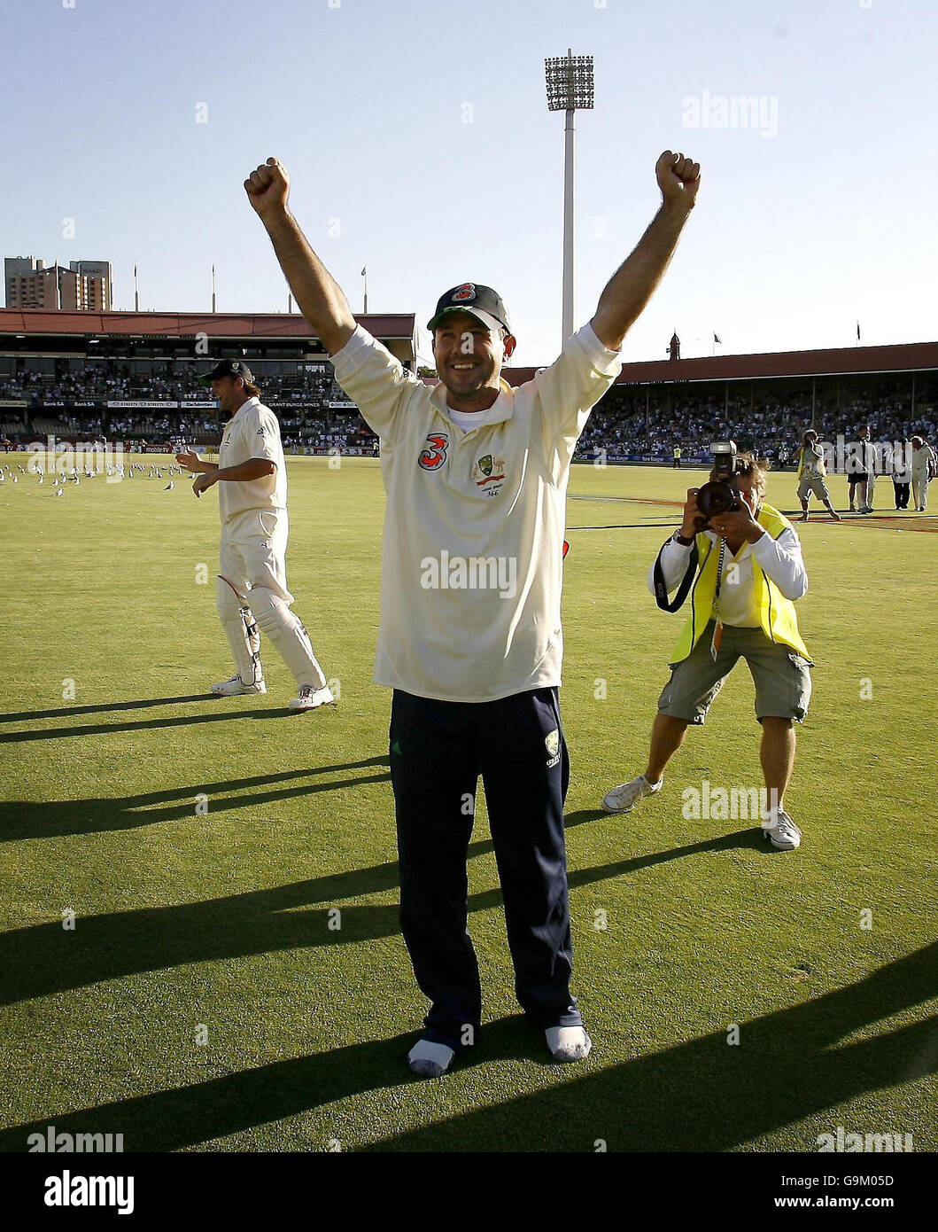 Adelaide oval crowd hi-res stock photography and images - Alamy