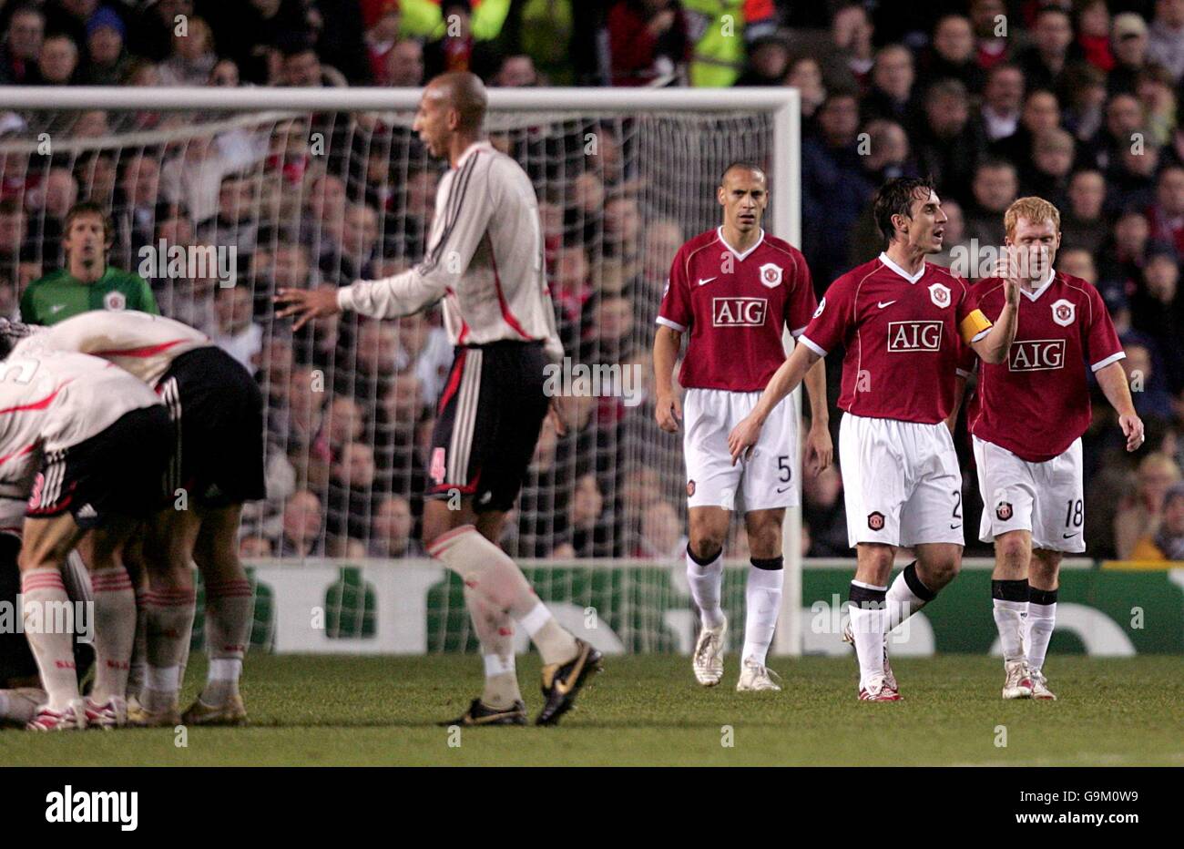 Manchester united full back hi-res stock photography and images - Alamy