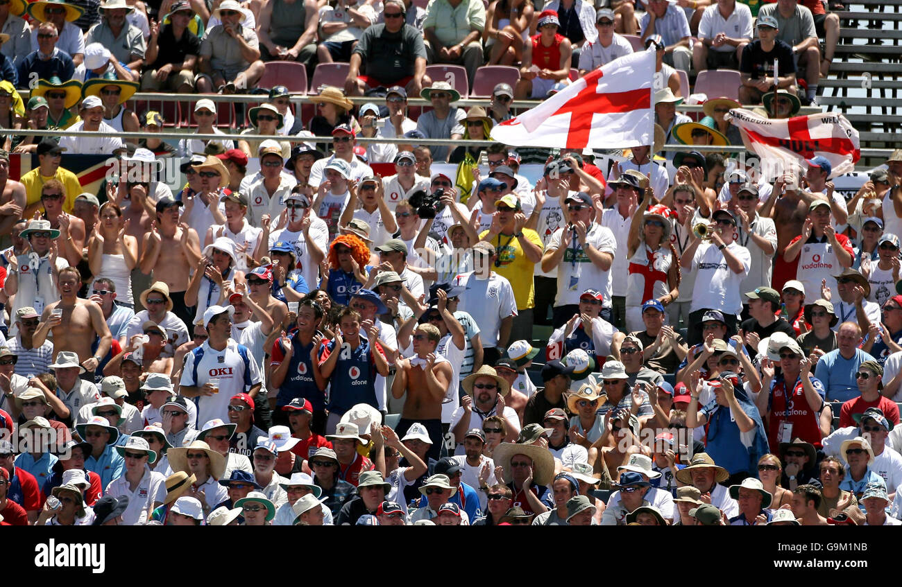 Cricket - Ashes Tour - Third 3-mobile Test - Australia v England - Day ...