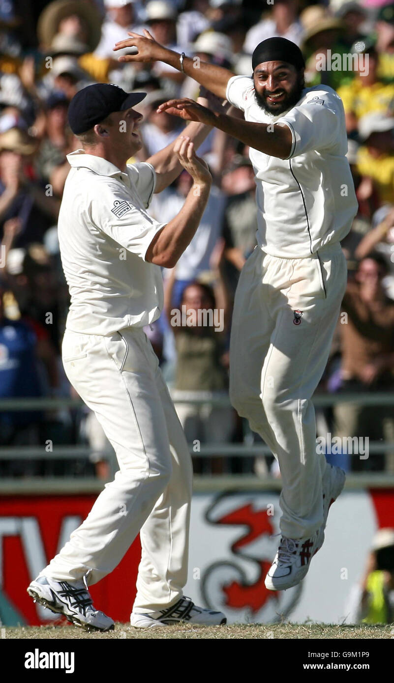 England's Monty Panesar celebrates with captain Andrew Flintoff (left ...