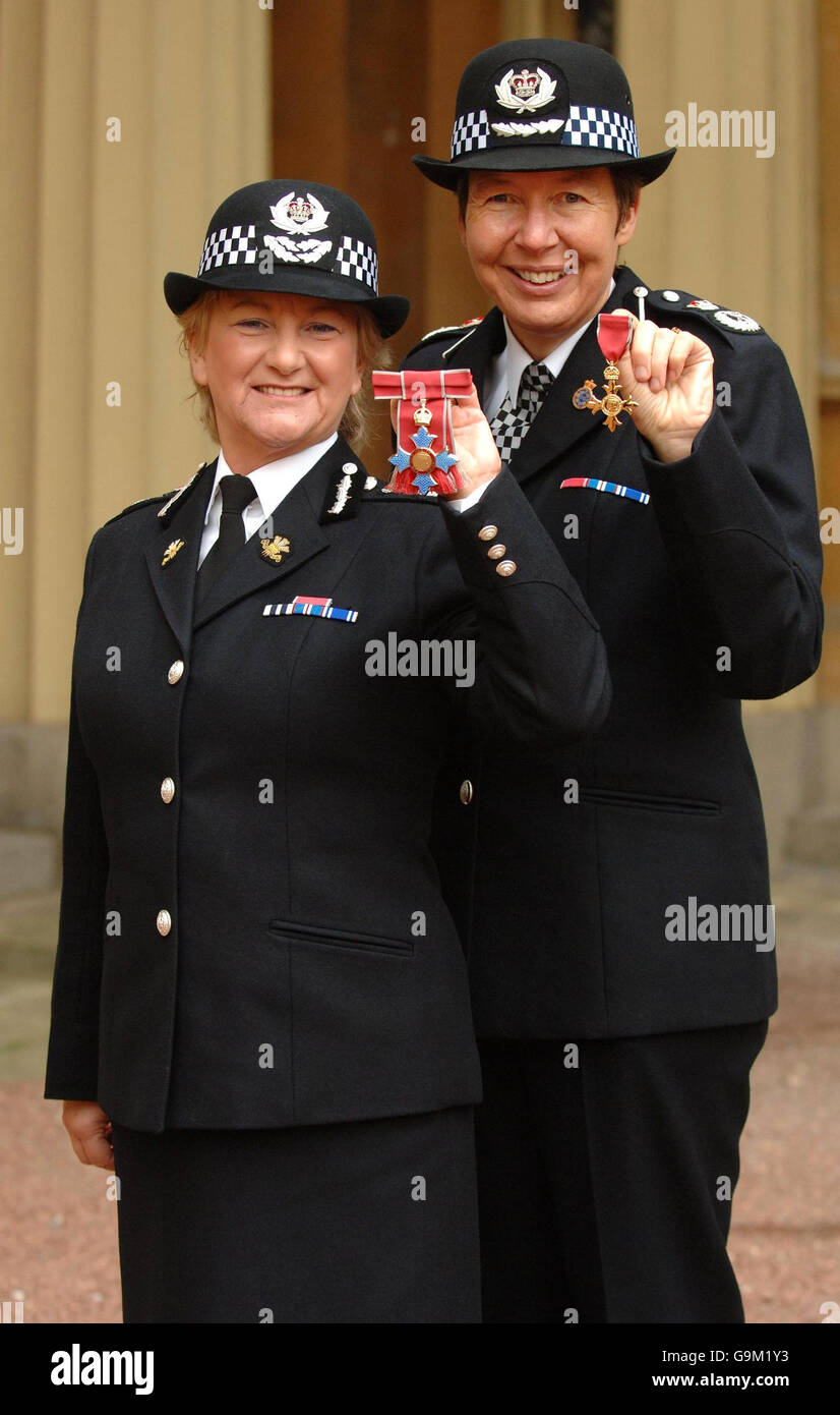Collecting obe prince wales investiture ceremony buckingham palace hi ...