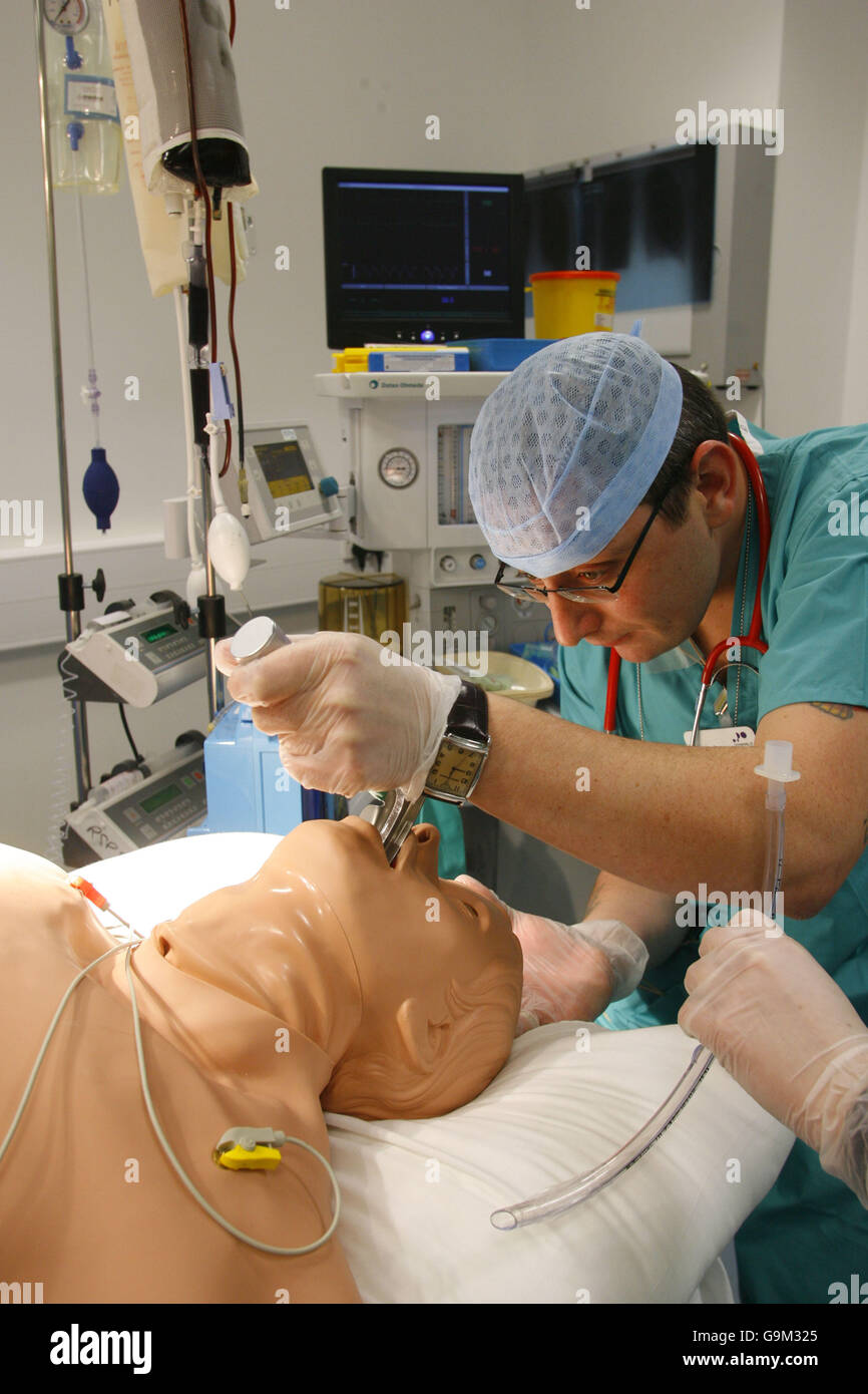 Surgeon patient models hi-res stock photography and images - Alamy