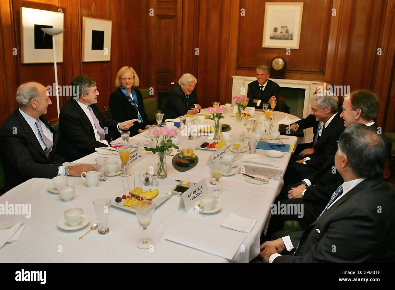 Brown hosts breafast meeting with business meeting Stock Photo - Alamy