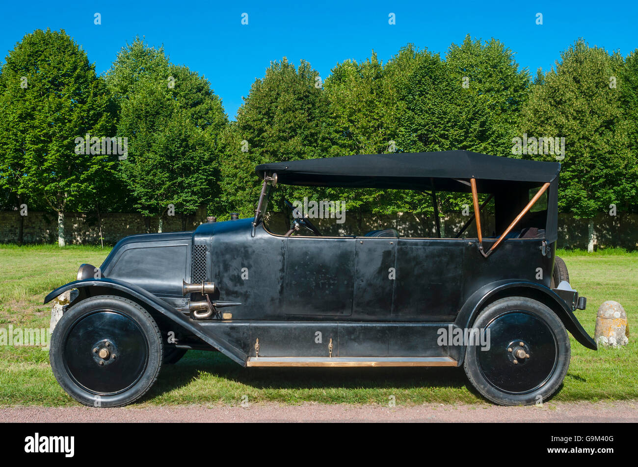 1920s Peugeot cabriolet car - France Stock Photo - Alamy
