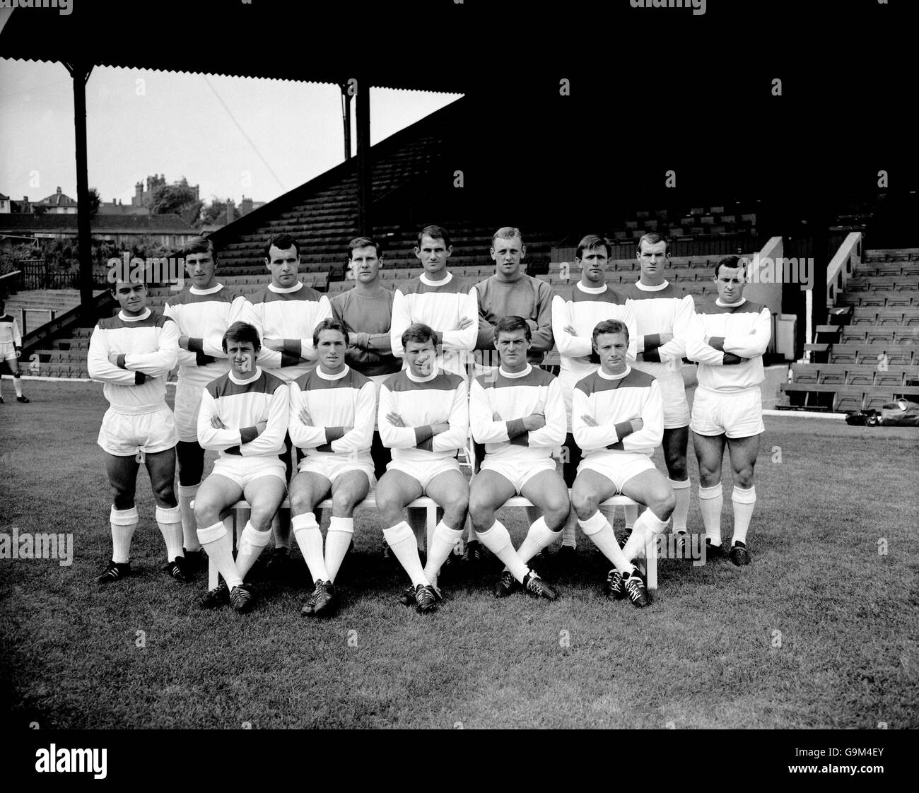 Charlton athletic team group hi-res stock photography and images - Alamy