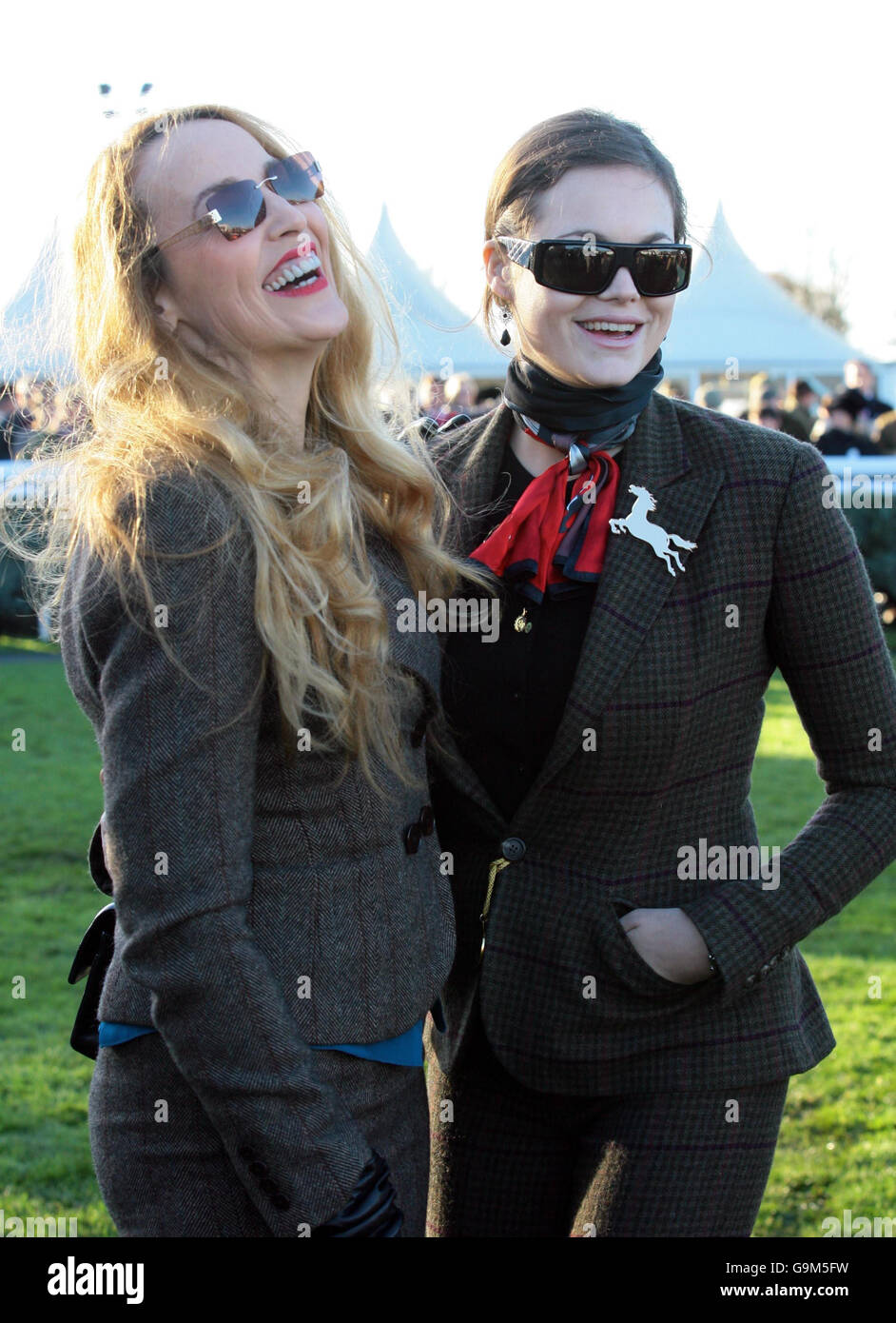 Standalone picture. Models Jasmine Guinness, right, and Jerry Hall ...