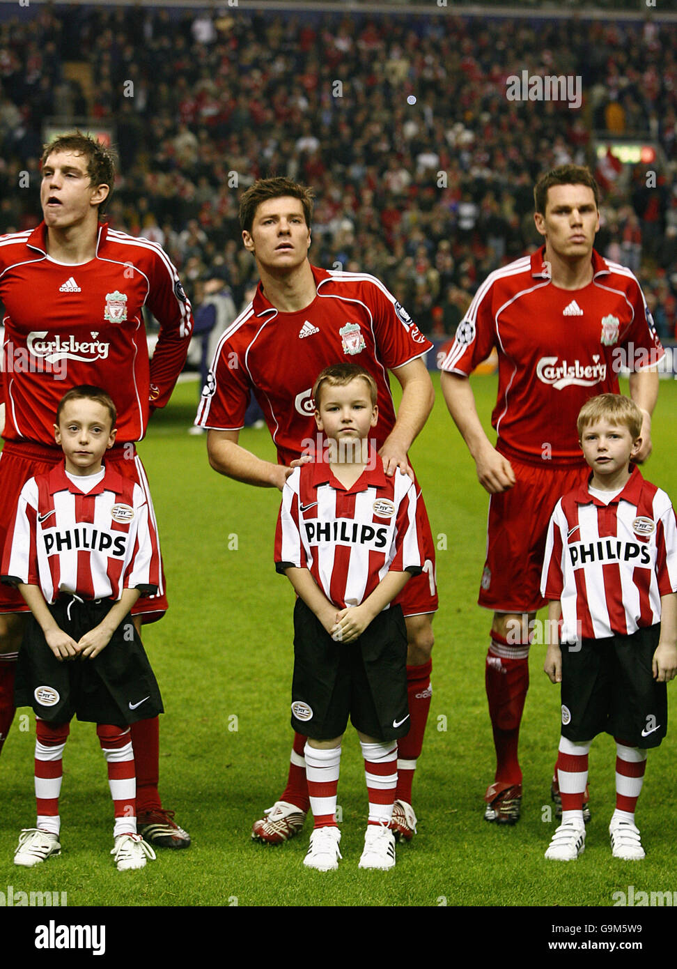 Steve finnan liverpool champions league hi-res stock photography and ...
