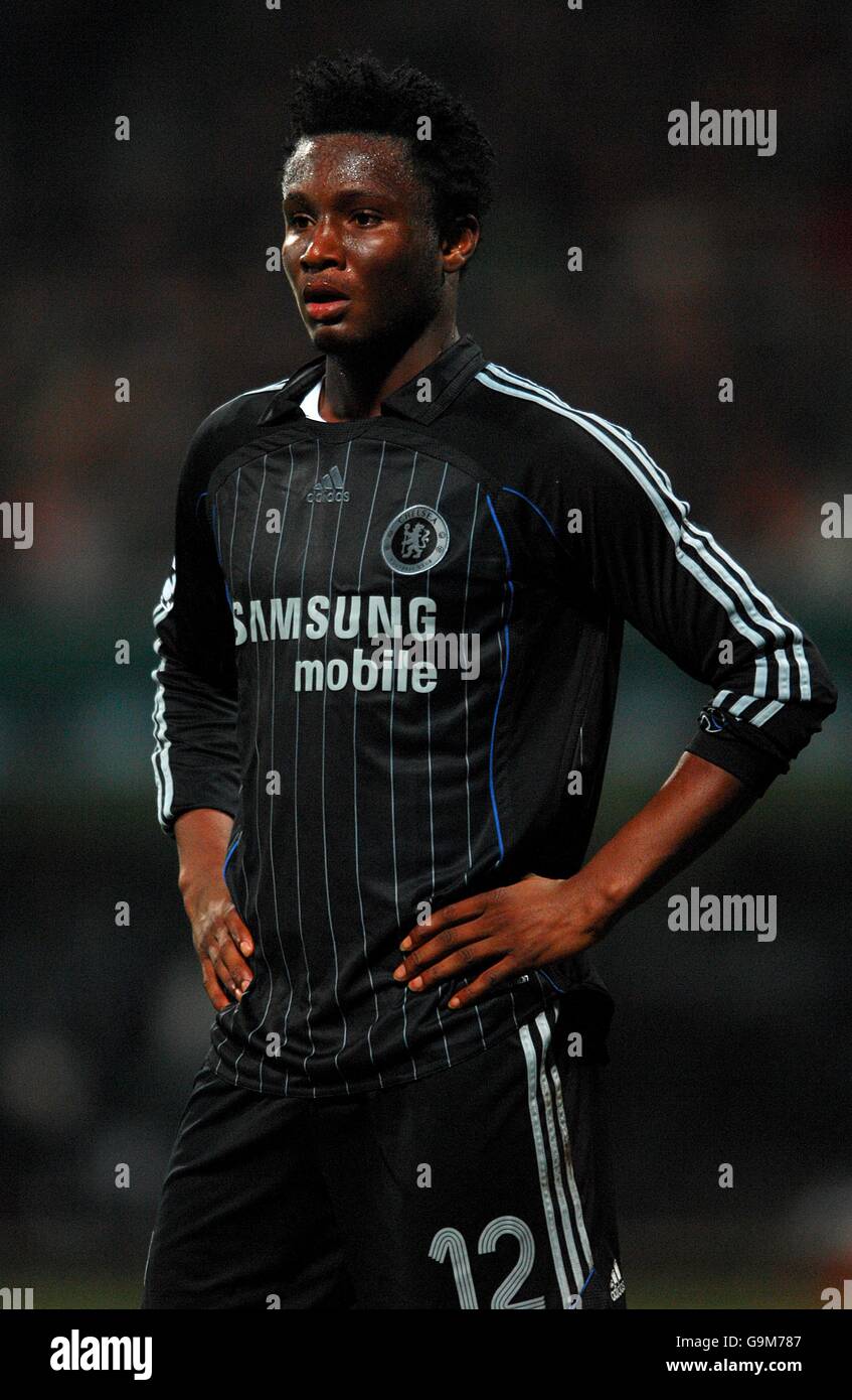 John obi mikel champions league hi-res stock photography and images - Alamy