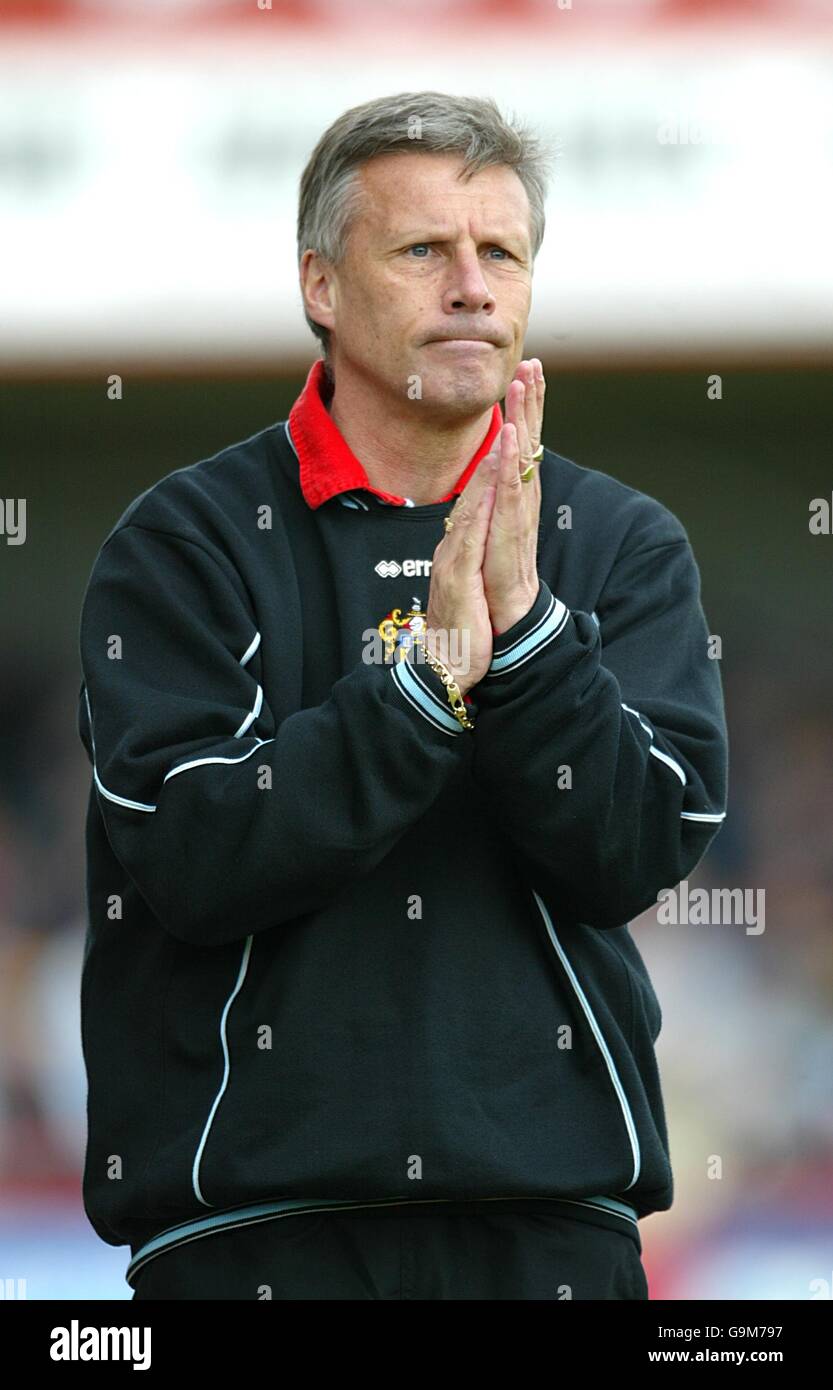 Cheltenham town manager john ward hi-res stock photography and images ...
