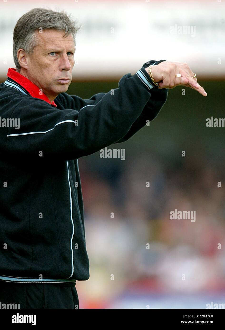 Cheltenham towns manager john ward hi-res stock photography and images ...